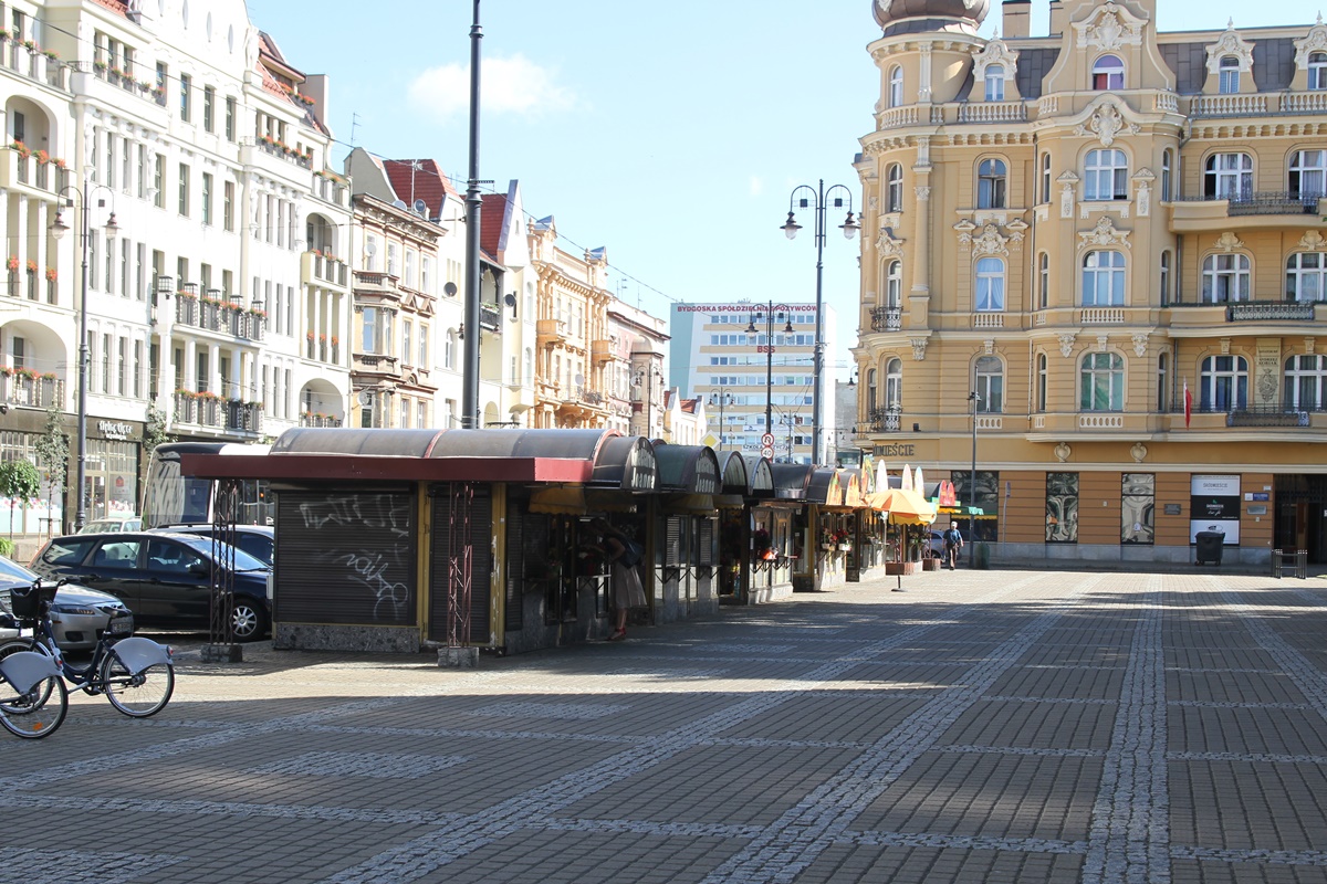 O kwiatowych kioskach z placu Wolności na radzie miasta. Bruski zabrał głos